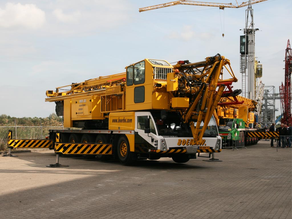 Mobile Tower Crane – Jaiswal Construction